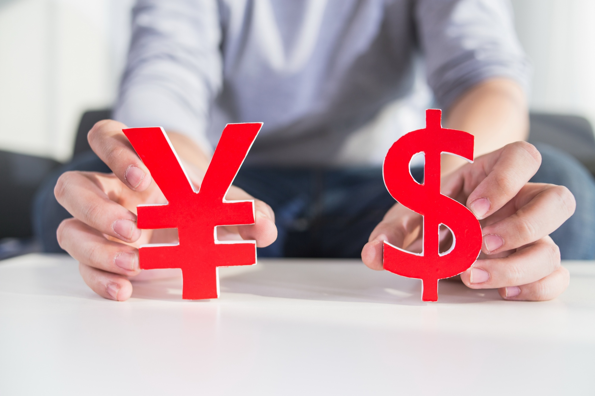 Navigating Currency Fluctuations: A Guide for International Money ...